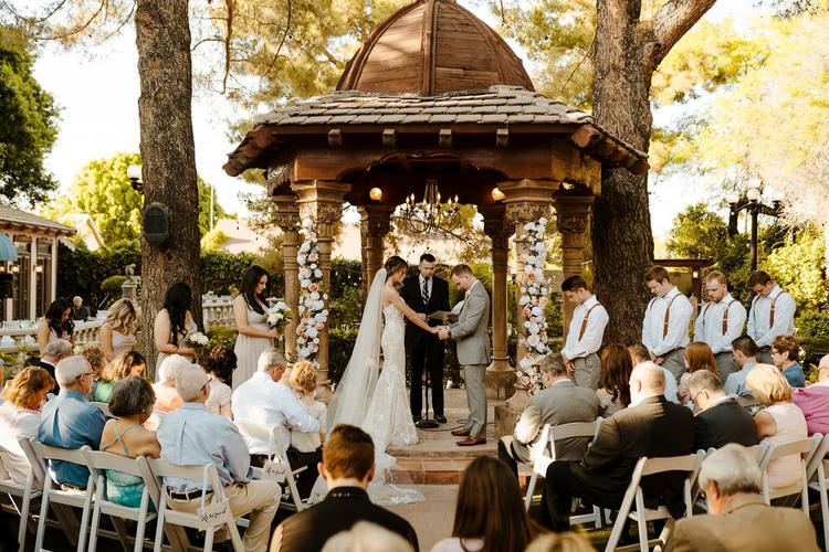 Top Phoenix Outdoor Wedding Venues - abbyqphoto.com
