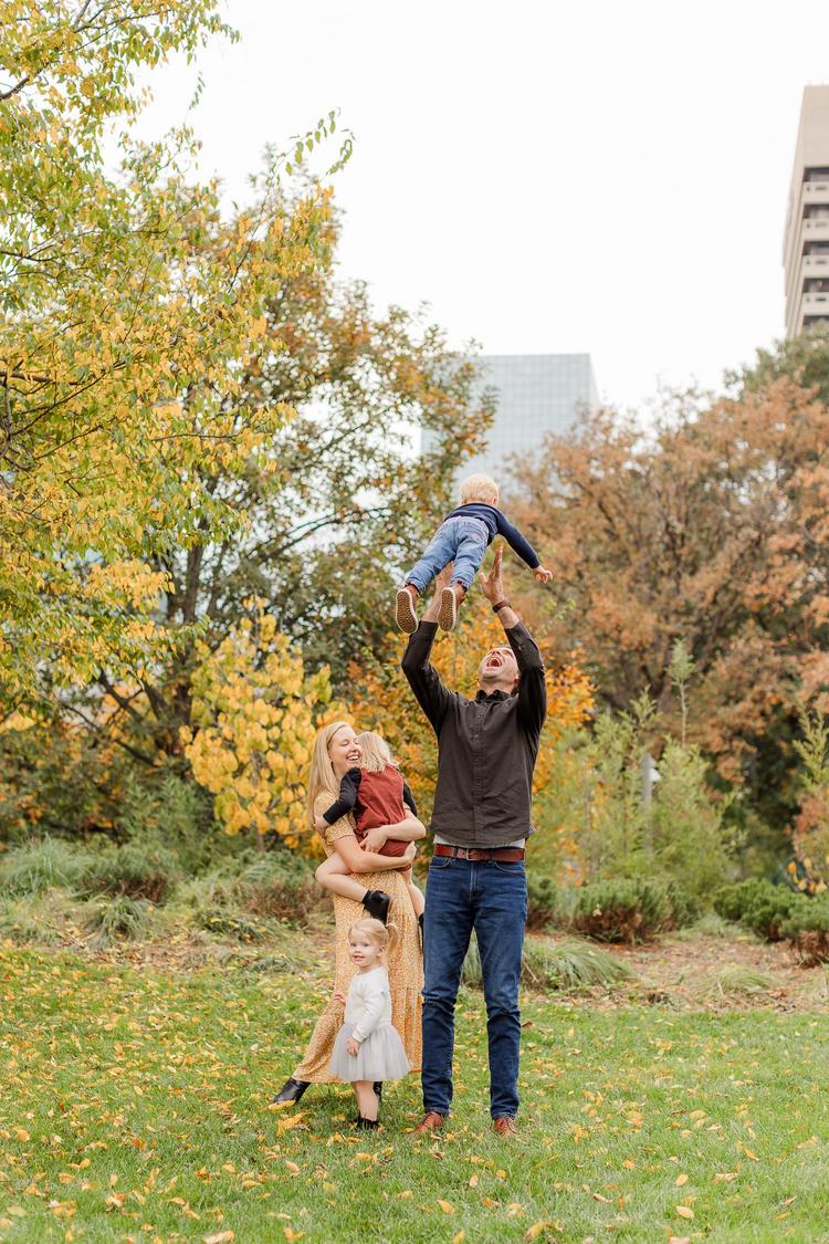 St. Louis Arch Family Session – The Nuckols Family – Sarah Rost Photography