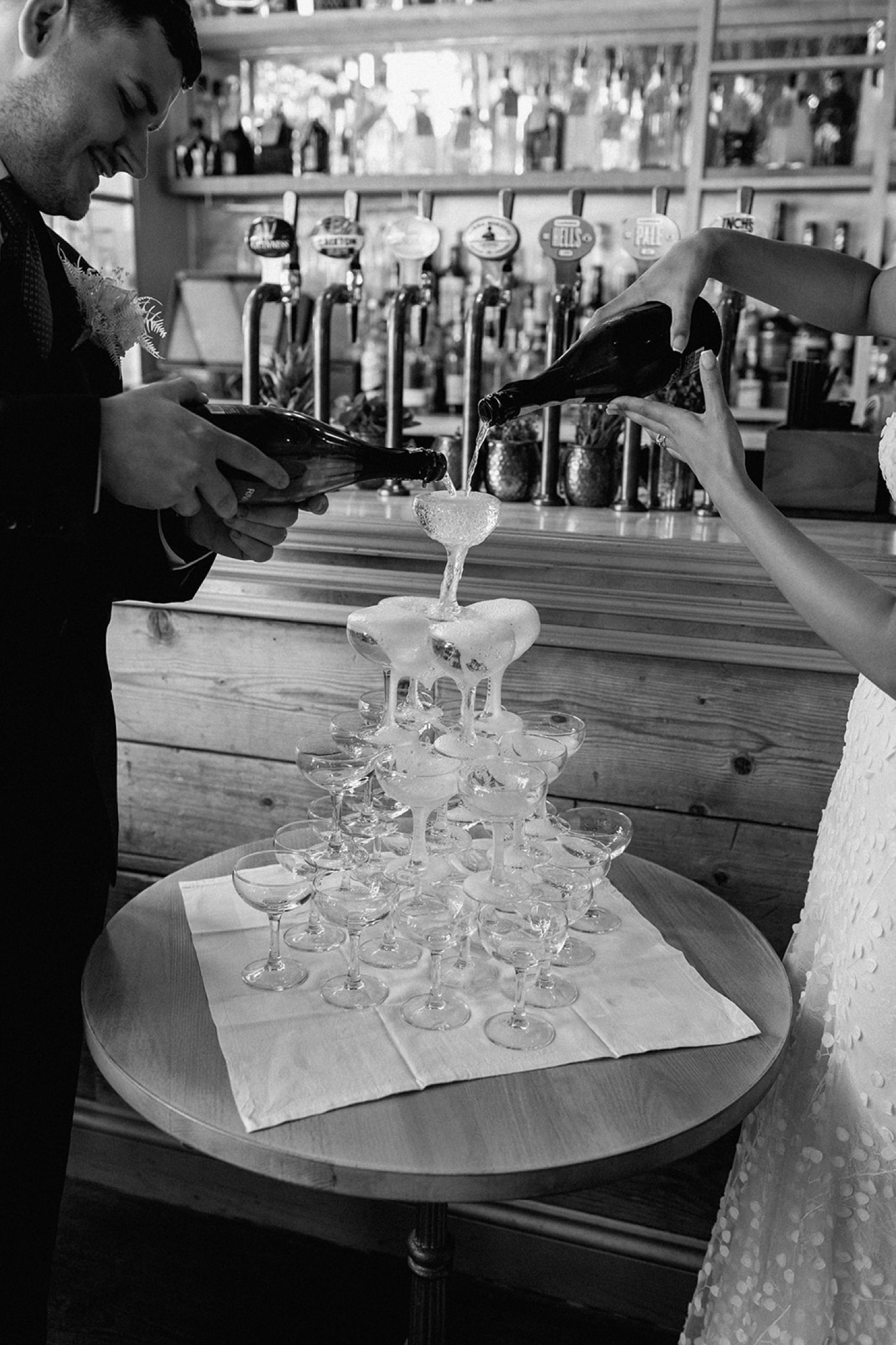 Stylish & Modern London Wedding at Marylebone Town Hall - Heather Sham ...