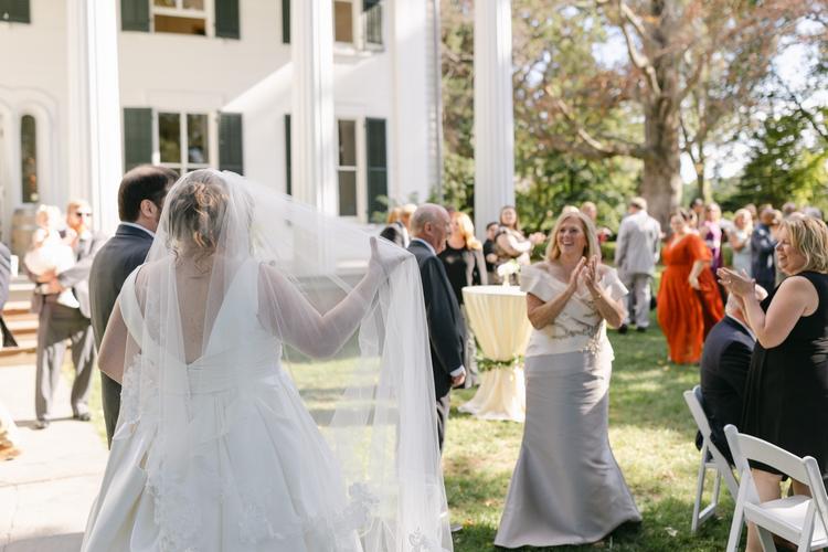 Burr Mansion Wedding Experience The Magic Of Live Music At This Burr