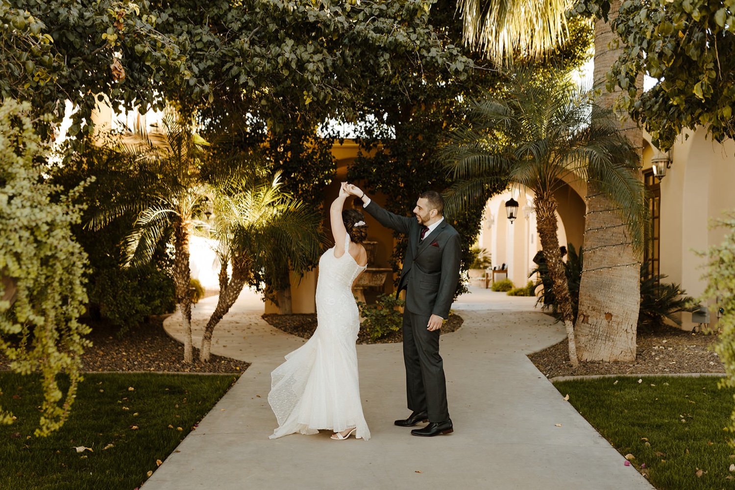 Top Phoenix Outdoor Wedding Venues - abbyqphoto.com
