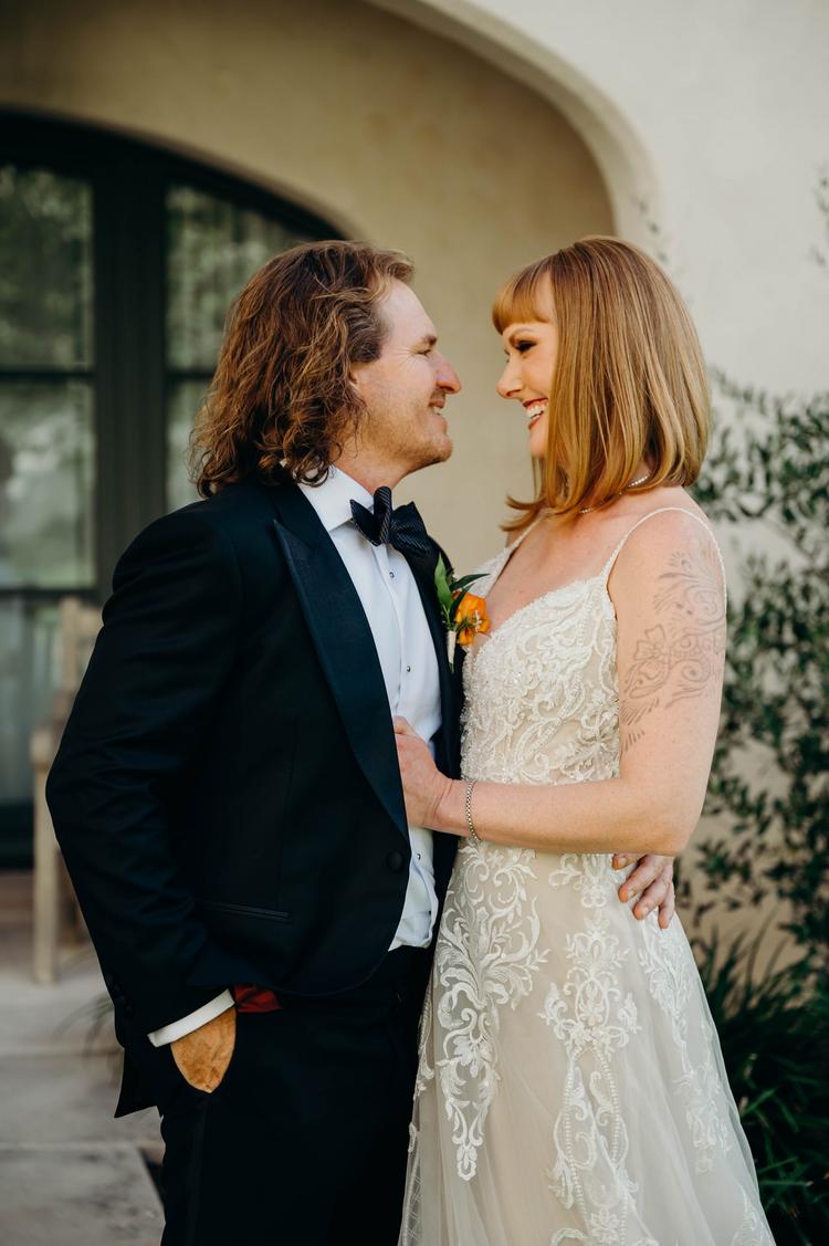 A Summer Commodore Perry Estate Wedding - Elisa Lopez Photography