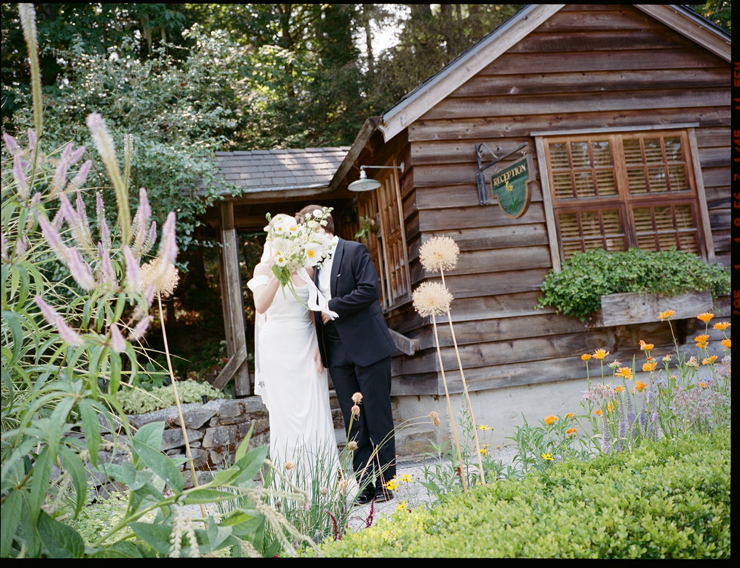 Ethan & Leah’s Garden Wedding at Hastings House on Salt Spring Island ...