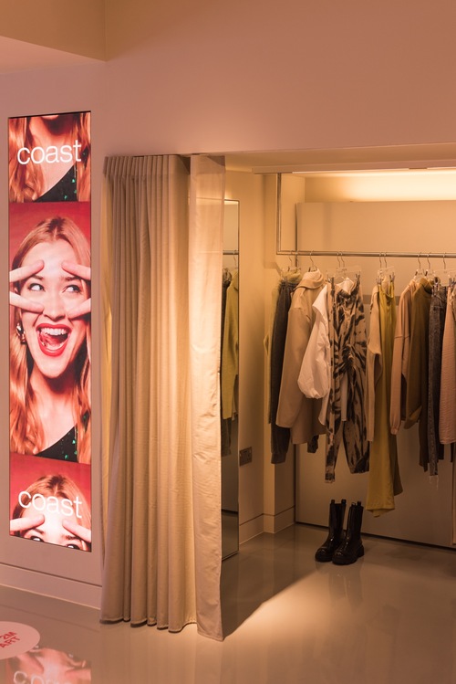 Boohoo London Headquarters // ALEX DIMOPOULOS