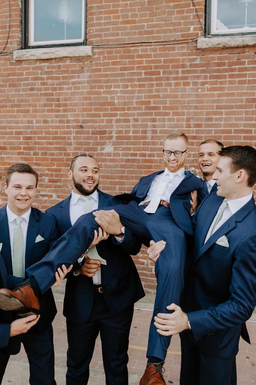 La Crosse, WI Wedding | Brenna + Corey | alyssasachsphotography.com