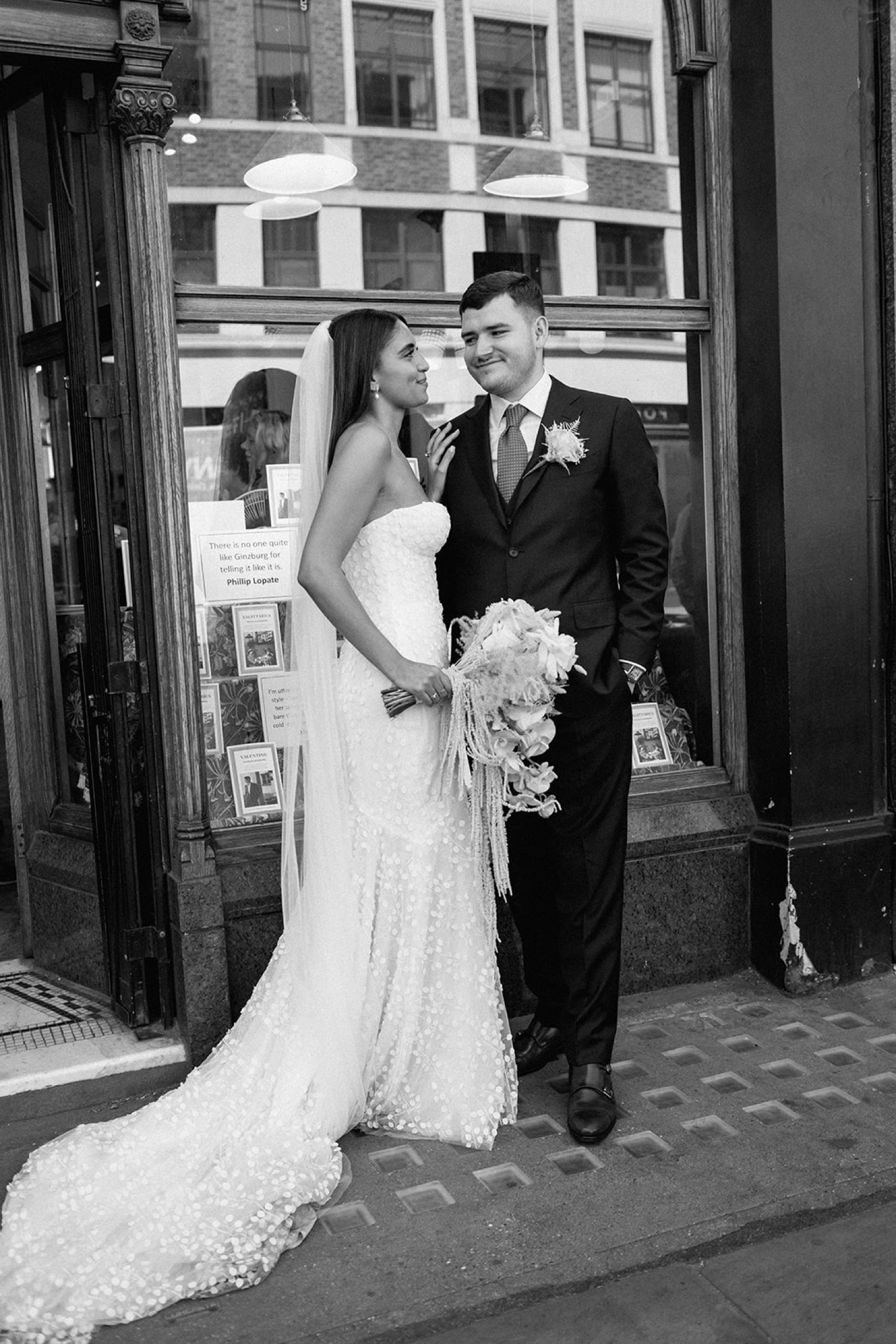 Stylish & Modern London Wedding at Marylebone Town Hall - Heather Sham ...