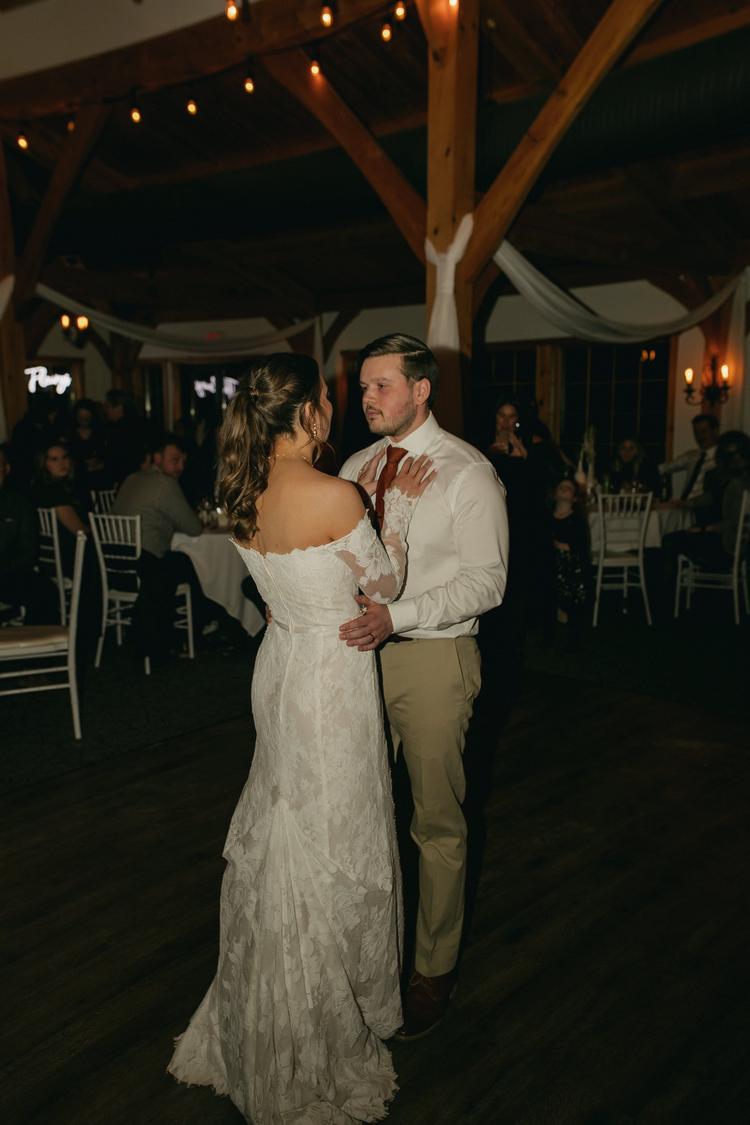 A Manitoba Spring Wedding - caitlinlouisa.com