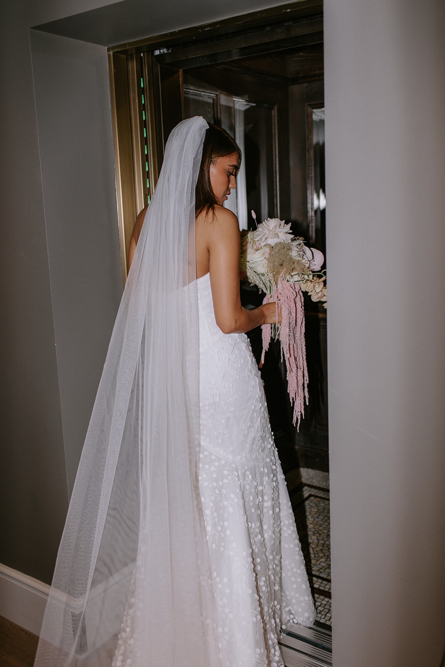 Stylish & Modern London Wedding at Marylebone Town Hall - Heather Sham ...