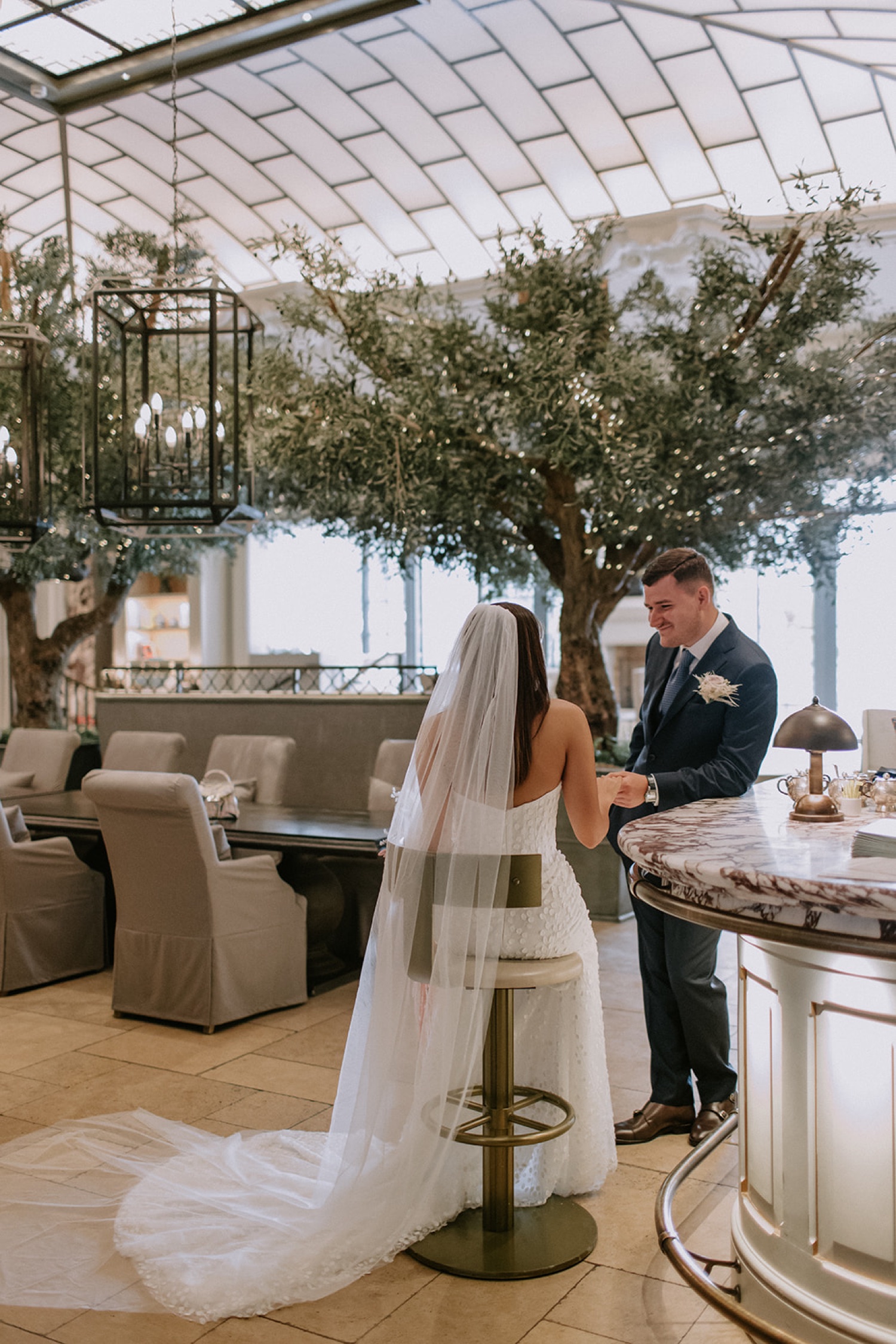 Stylish & Modern London Wedding at Marylebone Town Hall - Heather Sham ...