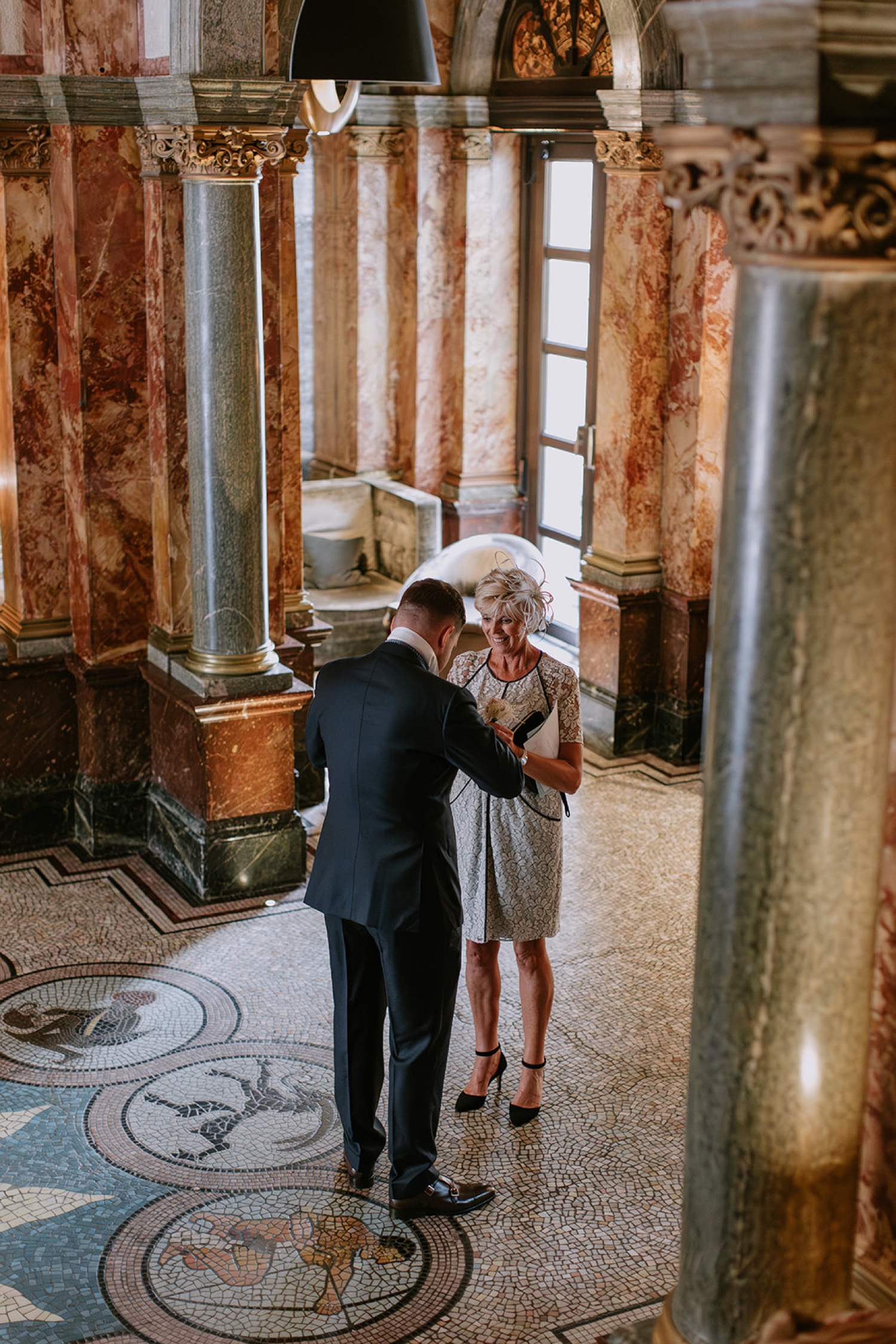 Stylish & Modern London Wedding at Marylebone Town Hall - Heather Sham ...