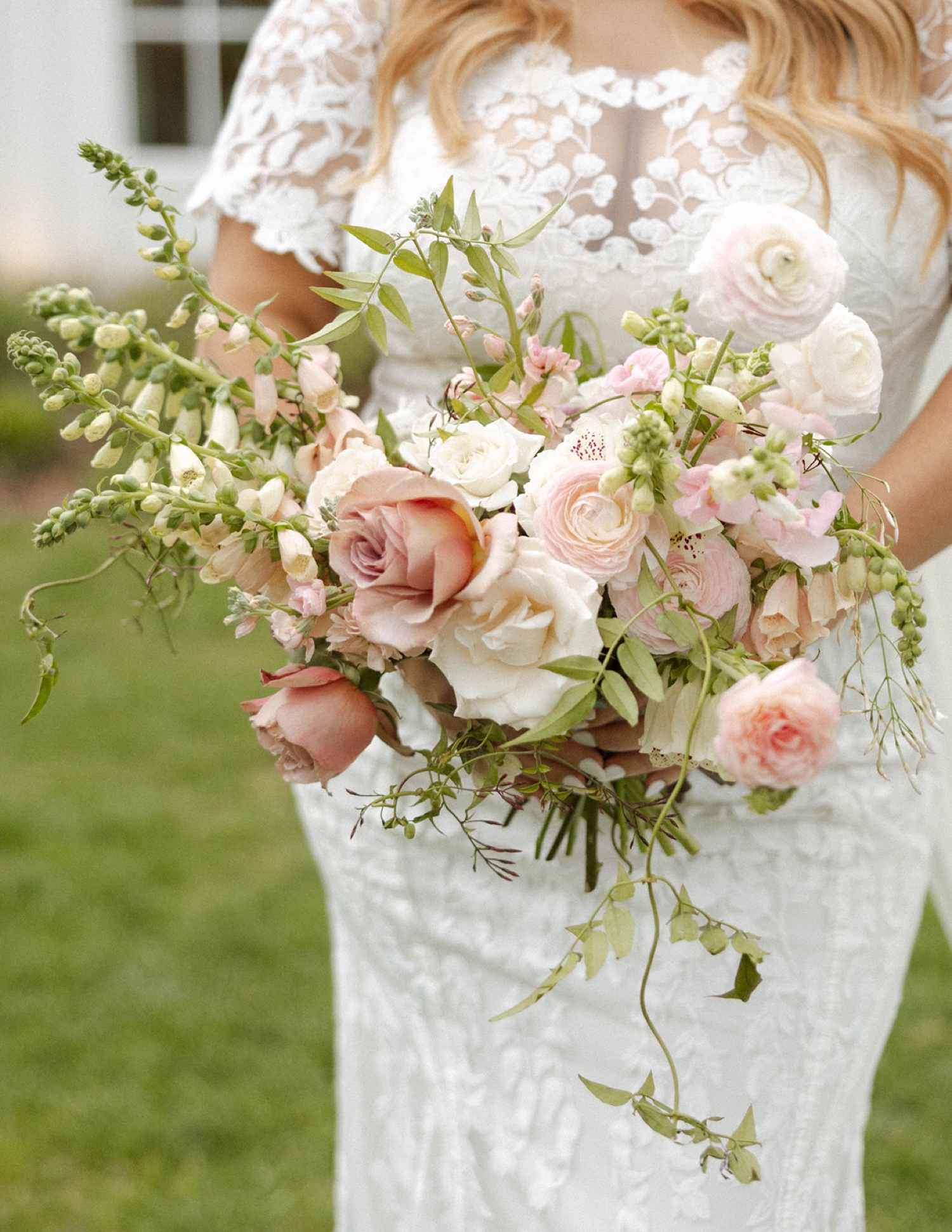 Colorful, Spring Wedding in Tulsa, Oklahoma - madelinemaephoto.com