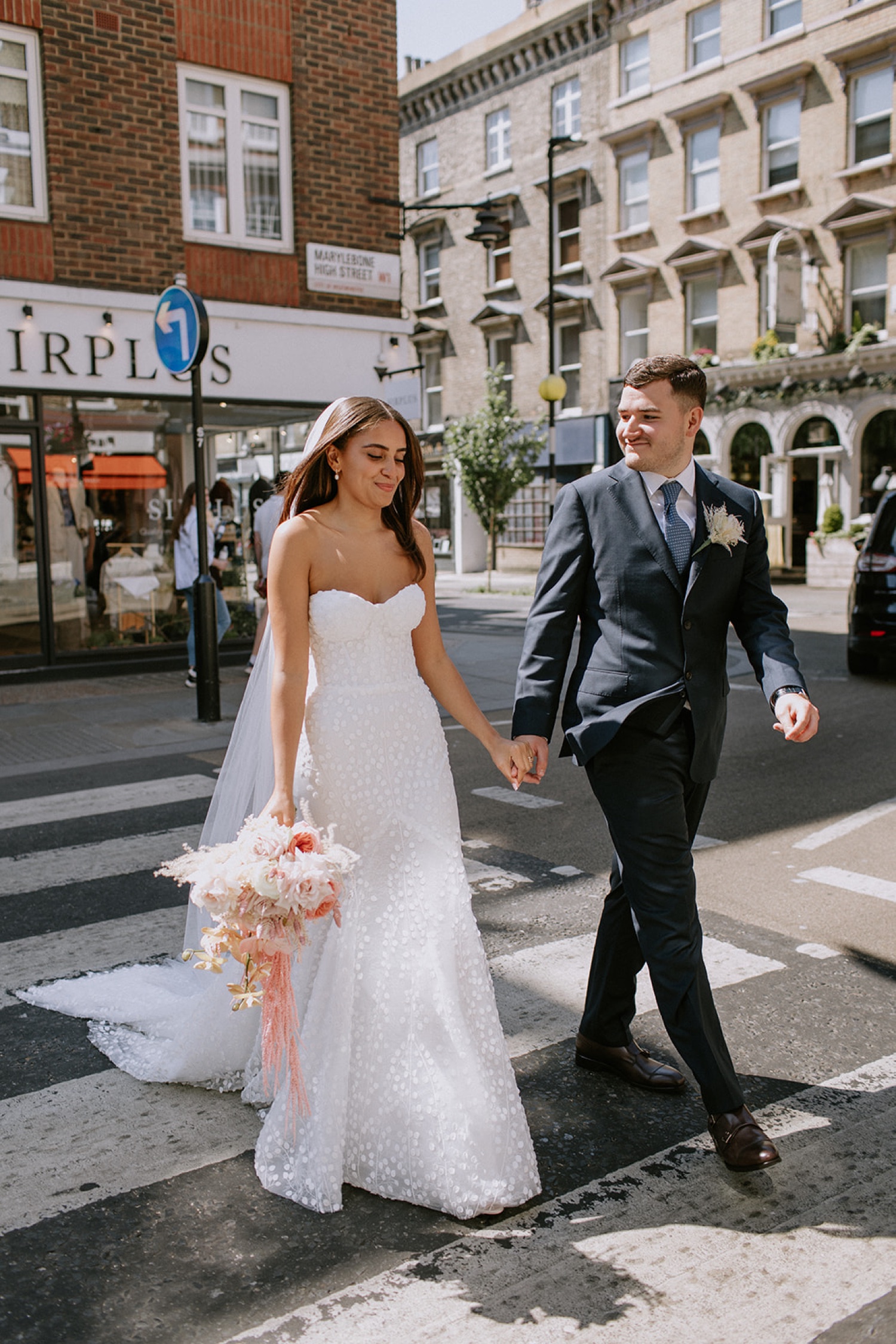 Stylish & Modern London Wedding at Marylebone Town Hall - Heather Sham ...