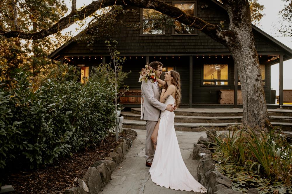 Hood River Oregon Wedding Venue | alyssamarieephoto.com