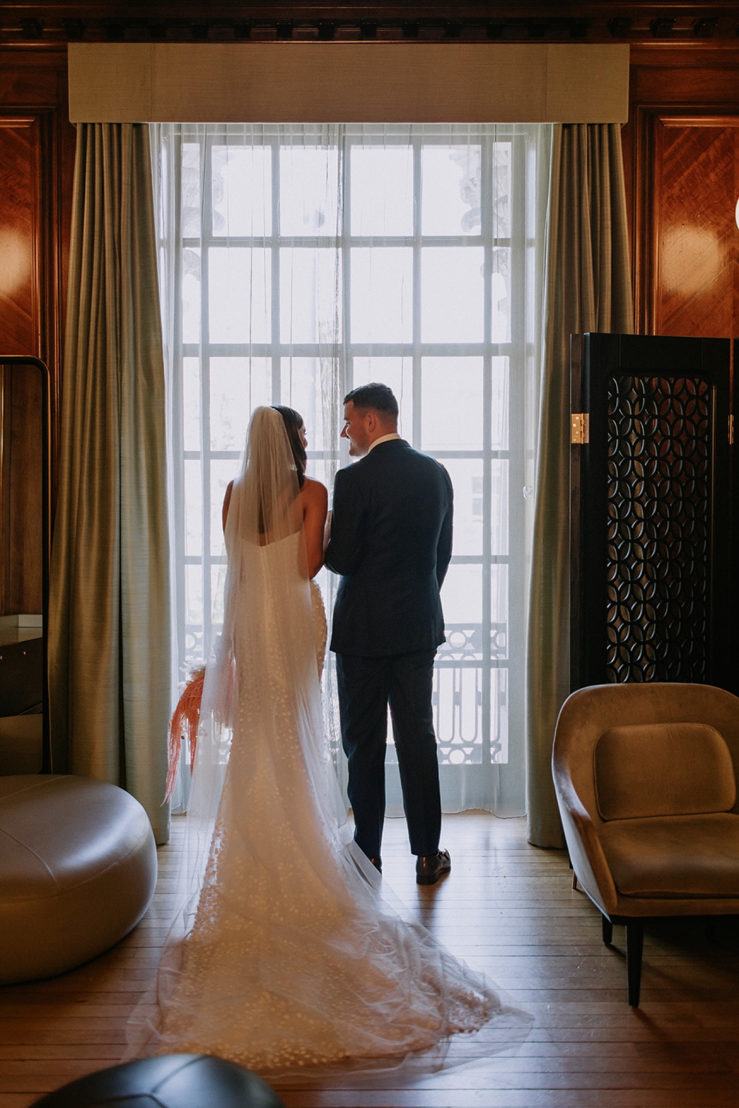 Stylish & Modern London Wedding at Marylebone Town Hall - Heather Sham ...