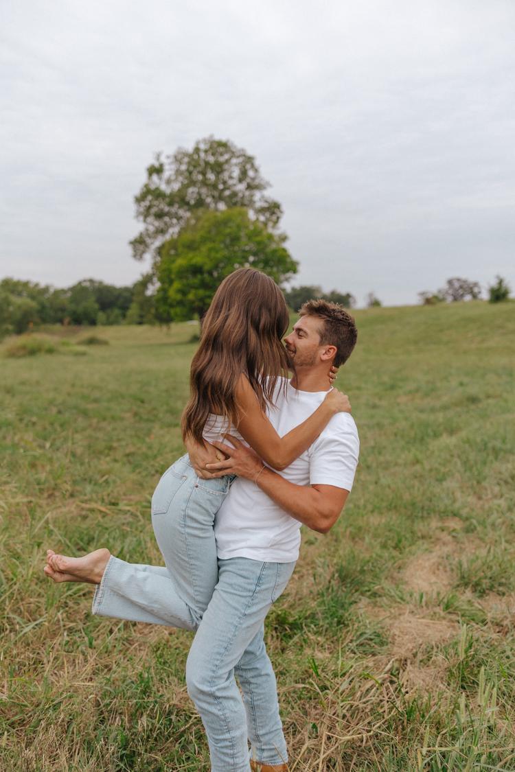 Macy & Noah's Candid Engagement Photos in Summertime - Julia Stroud ...