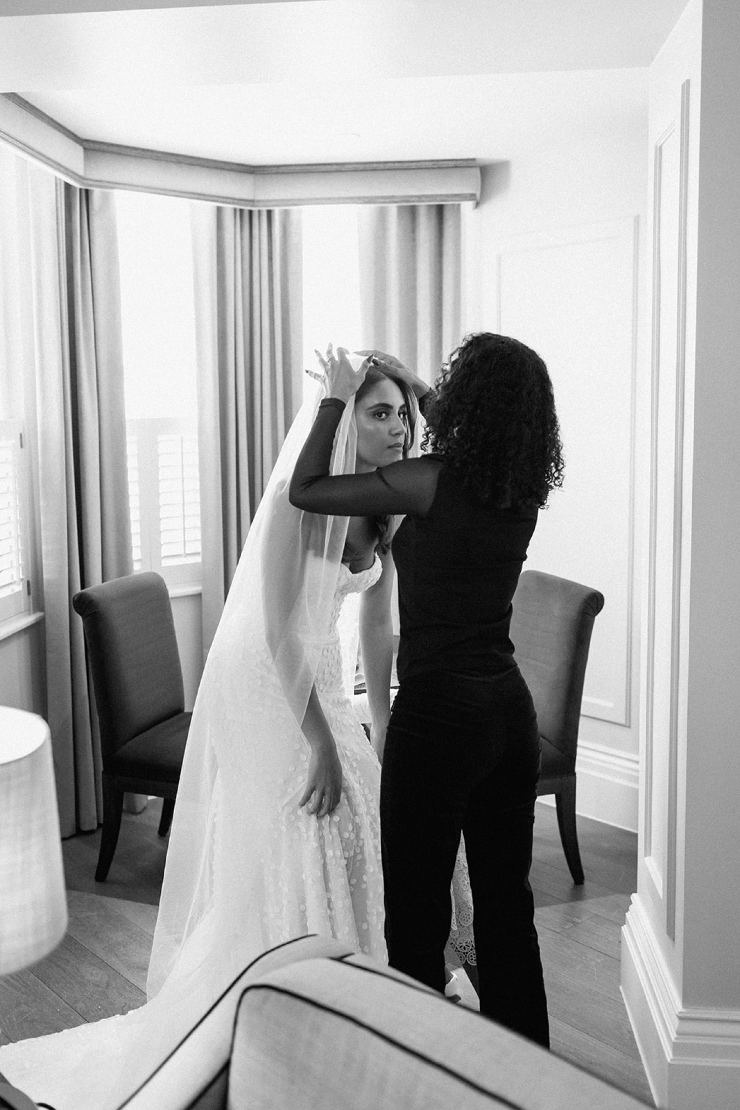 Stylish & Modern London Wedding at Marylebone Town Hall - Heather Sham ...