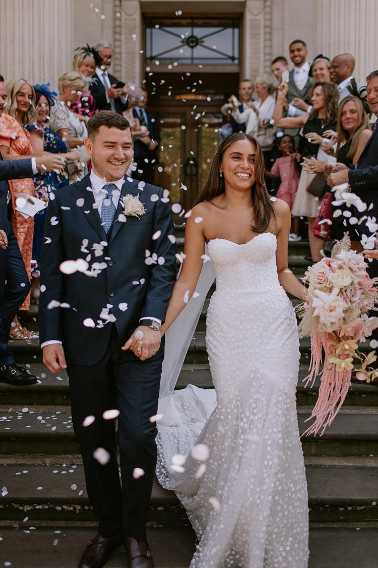 Stylish & Modern London Wedding at Marylebone Town Hall - Heather Sham ...