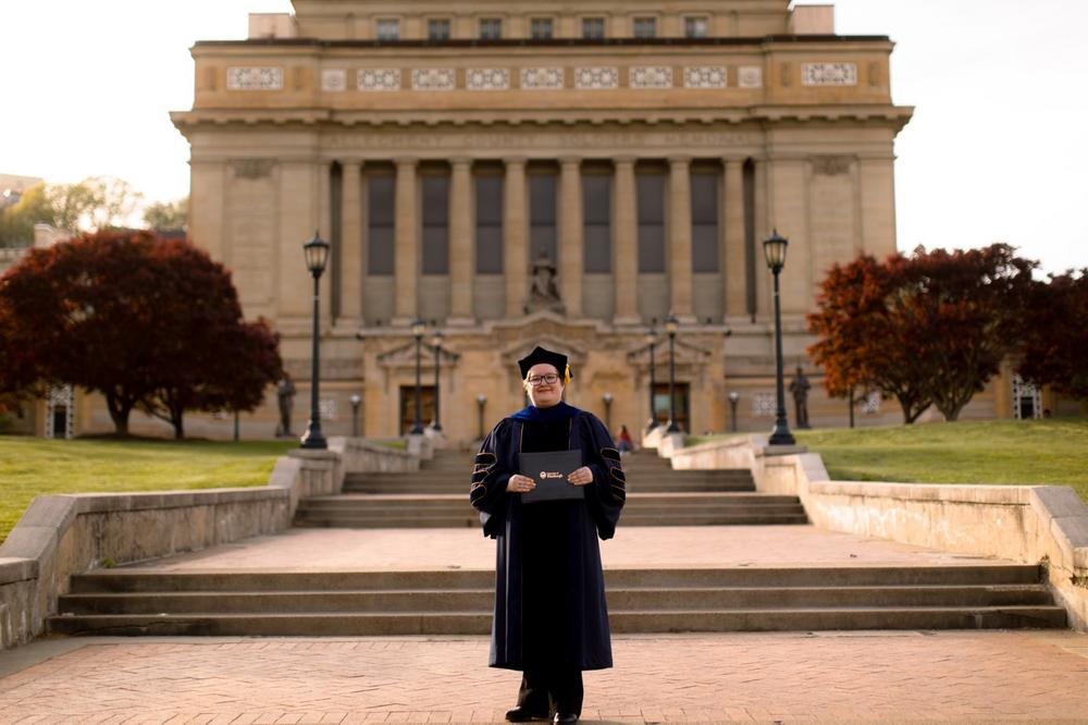 GRADUATION PHOTOS AT PITT - alexafrankovitch.com
