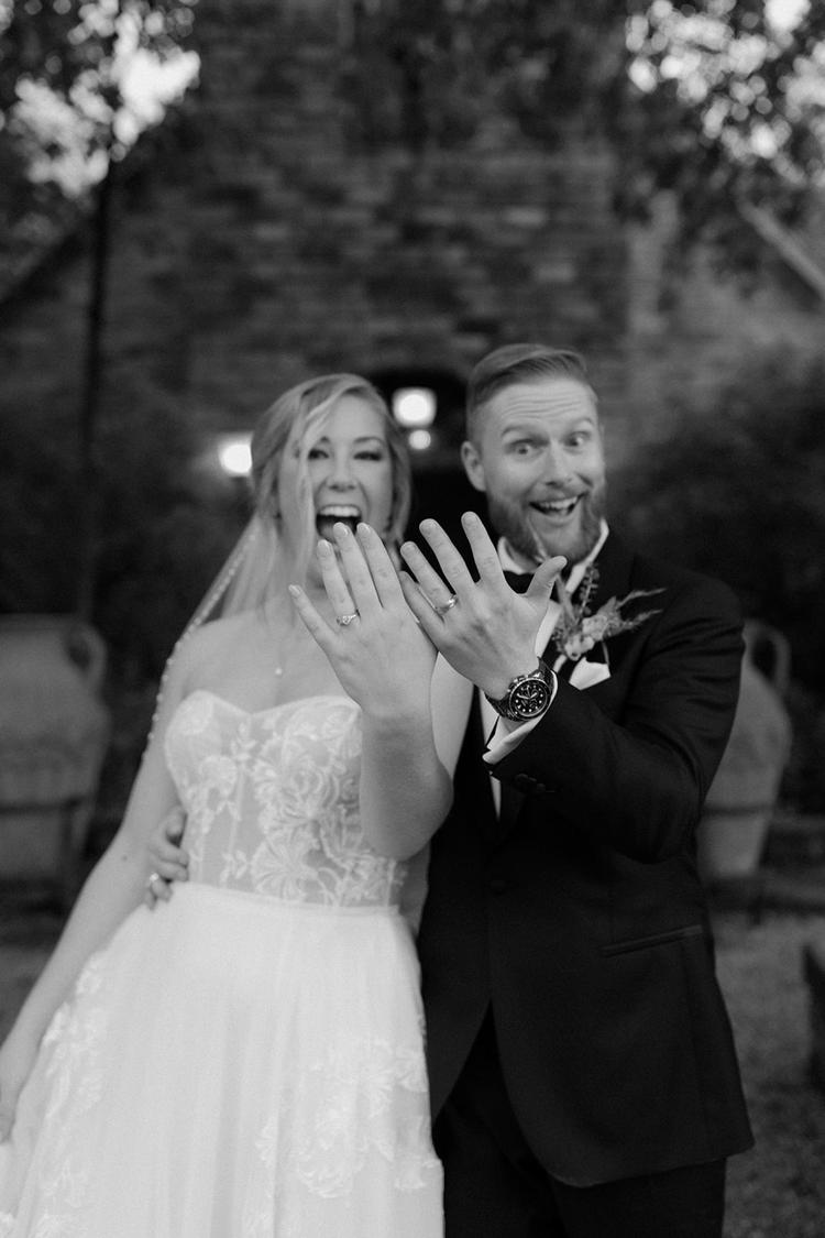 Clark Gardens Wedding in Texas - amosleyphoto.com