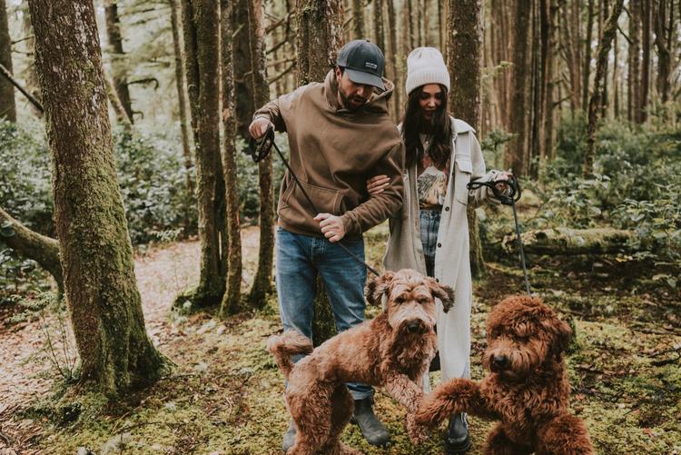 A family photo shoot on Chesterman Beach Tofino. Bring your pets - Jen ...