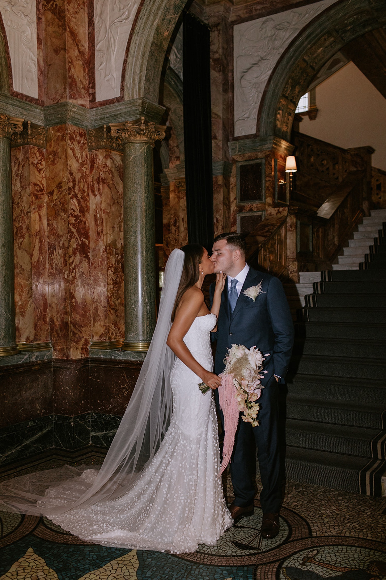 Stylish & Modern London Wedding at Marylebone Town Hall - Heather Sham ...
