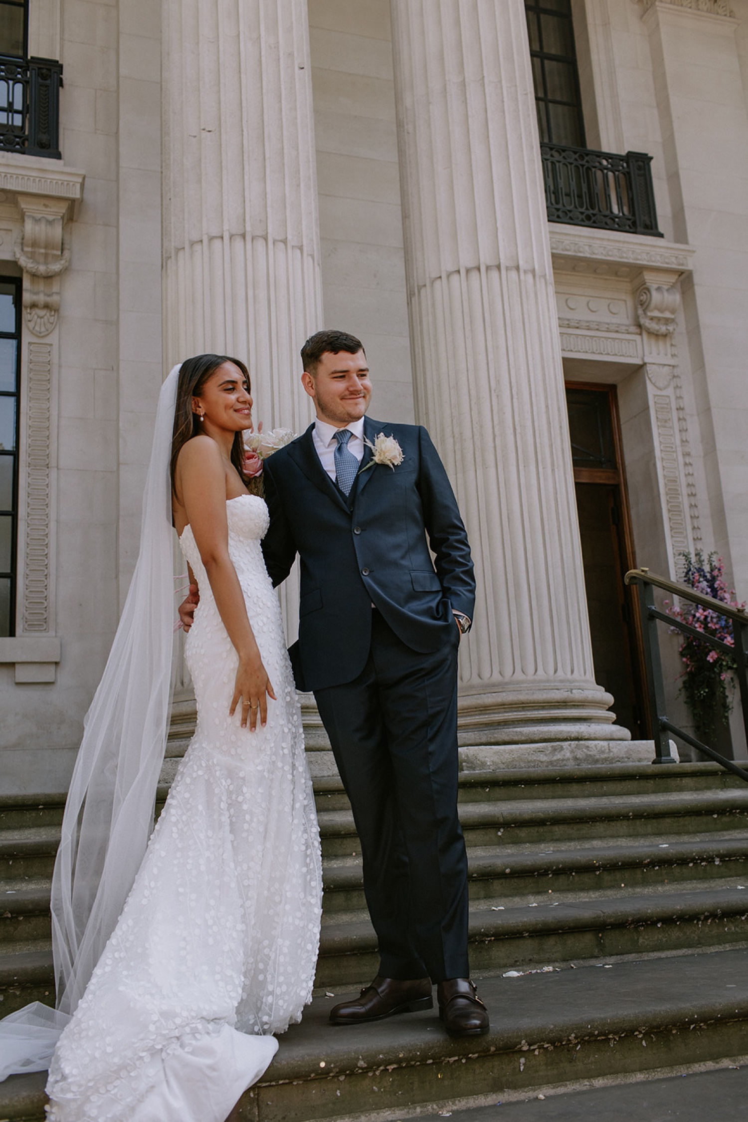 Stylish & Modern London Wedding at Marylebone Town Hall - Heather Sham ...