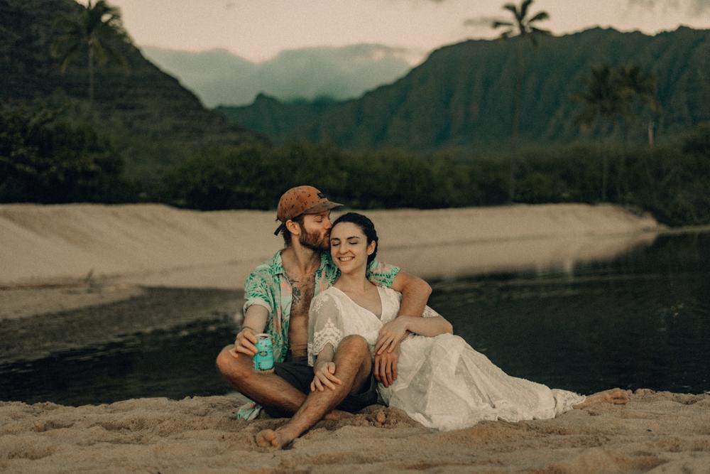 intimate beach engagement, mākaha beach, o’ahu, hawaii — sarah & kyle ...