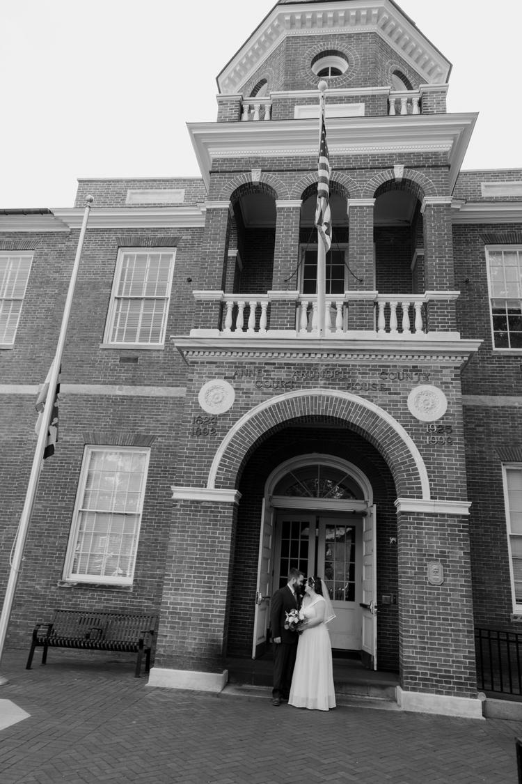 Annapolis Courthouse Annapolis Courthouse Wedding Dunks Photo