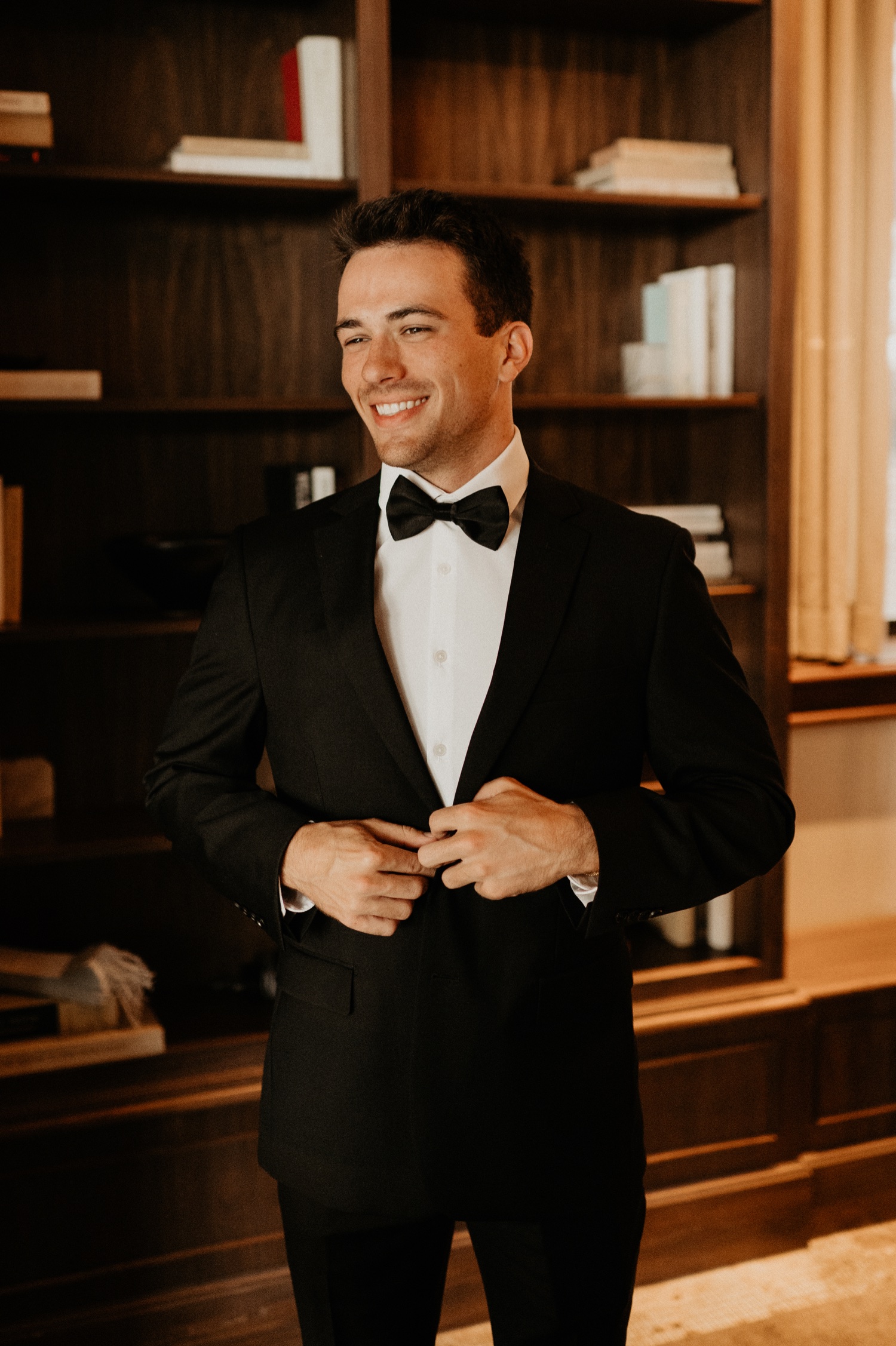 Modern Wedding at The Cottonwood - Michaela + Matthew - hayleydolson.com