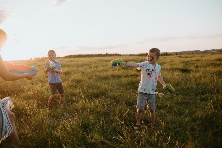 Water-Fight Family Session - Dallas Olga Photography