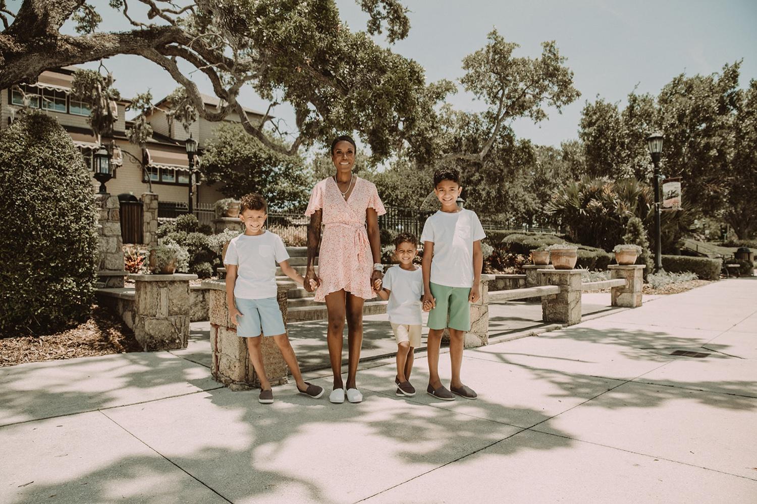 Ormond Beach family session at the Casements - Alicia Lynn Photography