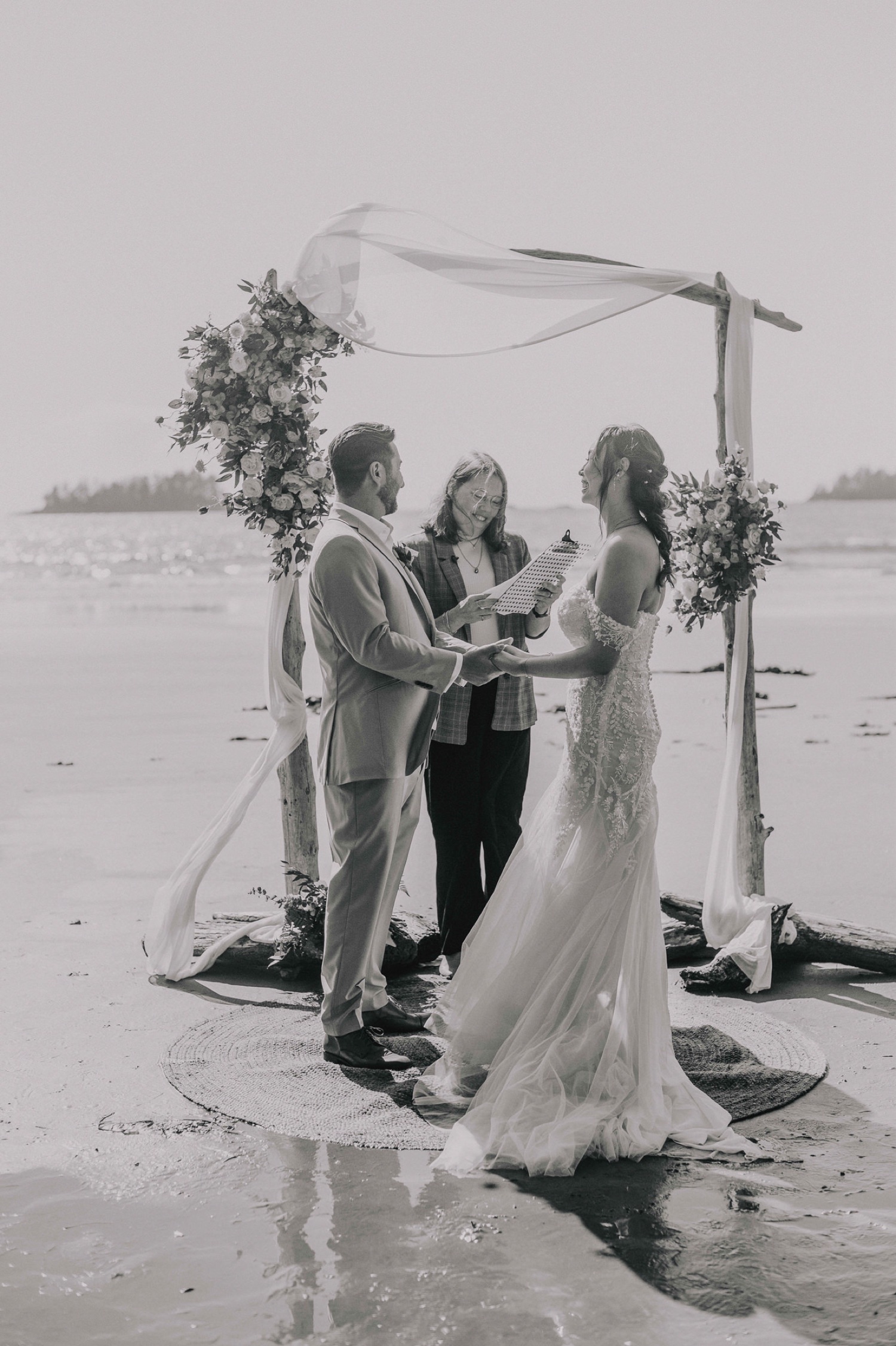 Sunny Middle Beach Elopement Tofino | Jen McLeod Photography