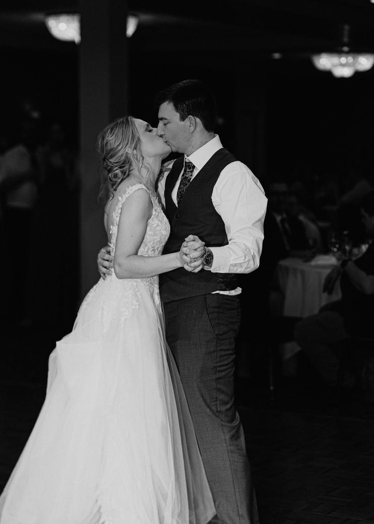 Wooddale Church Edina Wedding