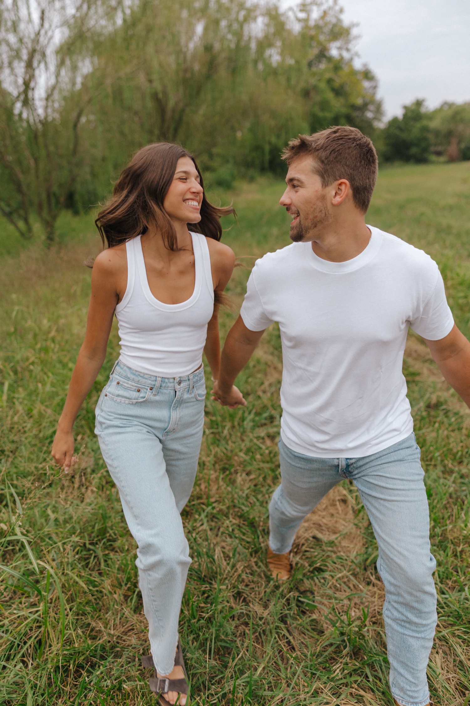 Macy & Noah's Candid Engagement Photos in Summertime - Julia Stroud ...