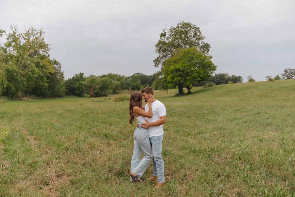Macy & Noah's Candid Engagement Photos in Summertime - Julia Stroud ...