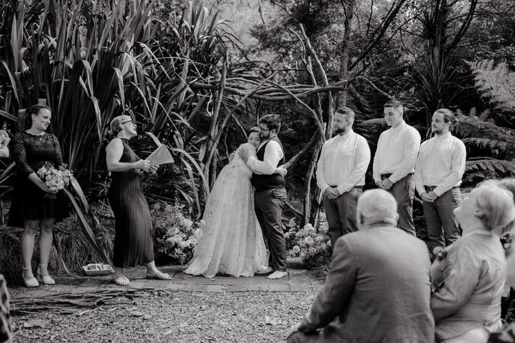 Rosie and Logan // Waterfall Farm Kaukapakapa - Rebecca Bradley Photography