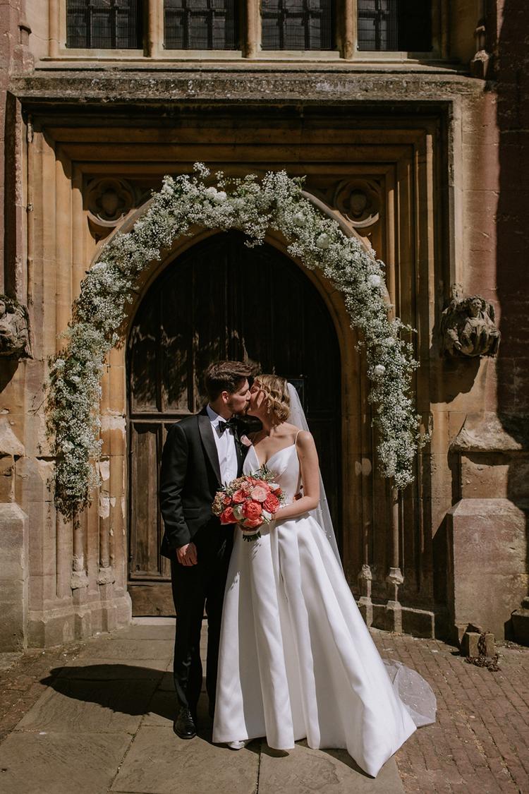Modern church wedding decorations 60 photos - Vianawedding.com
