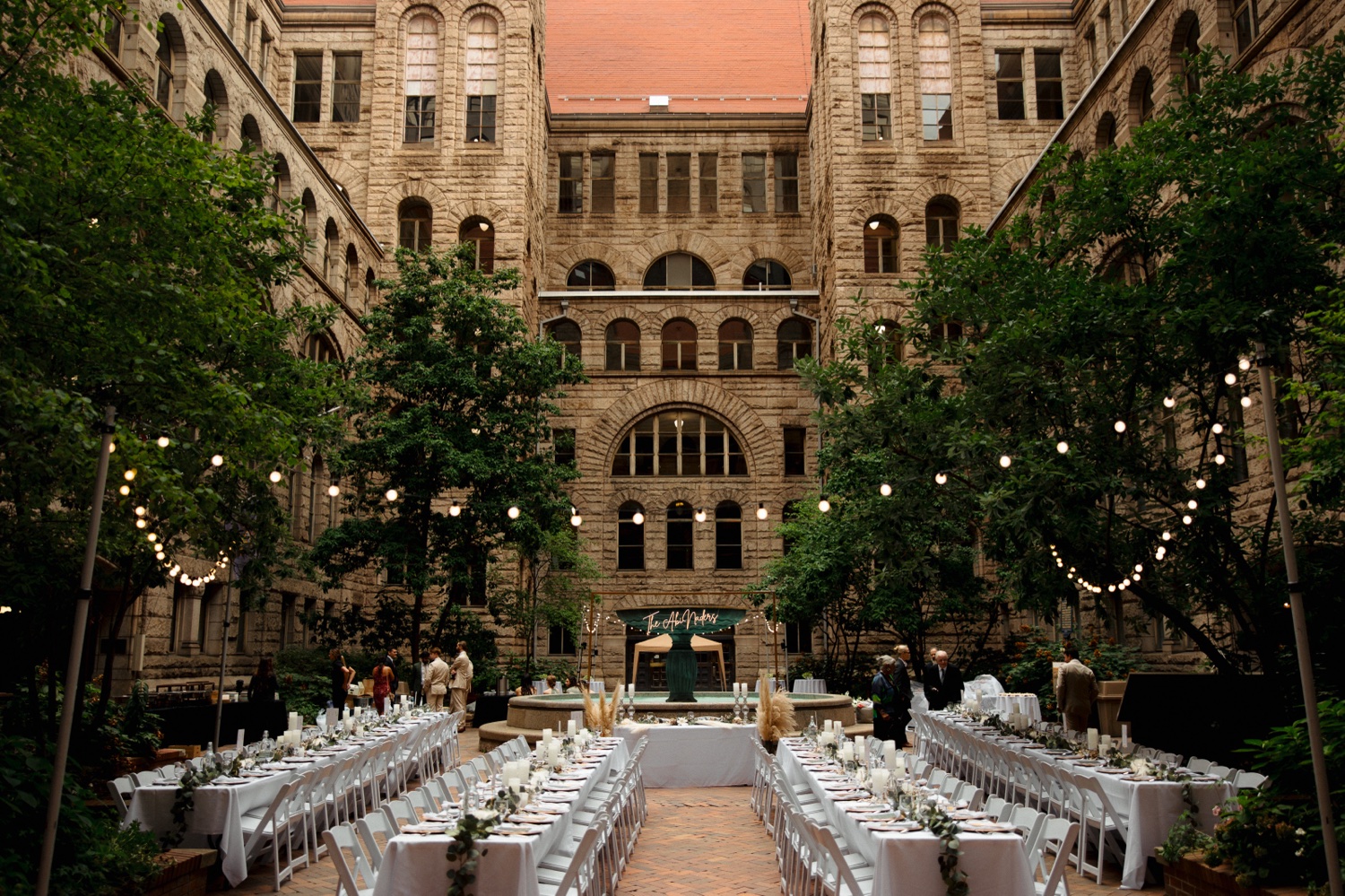ALLEGHENY COURTHOUSE COURTYARD WEDDING - alexafrankovitch.com