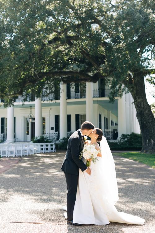 Dunleith Mansion Stunning Natchez Wedding | William and Caitlyn ...