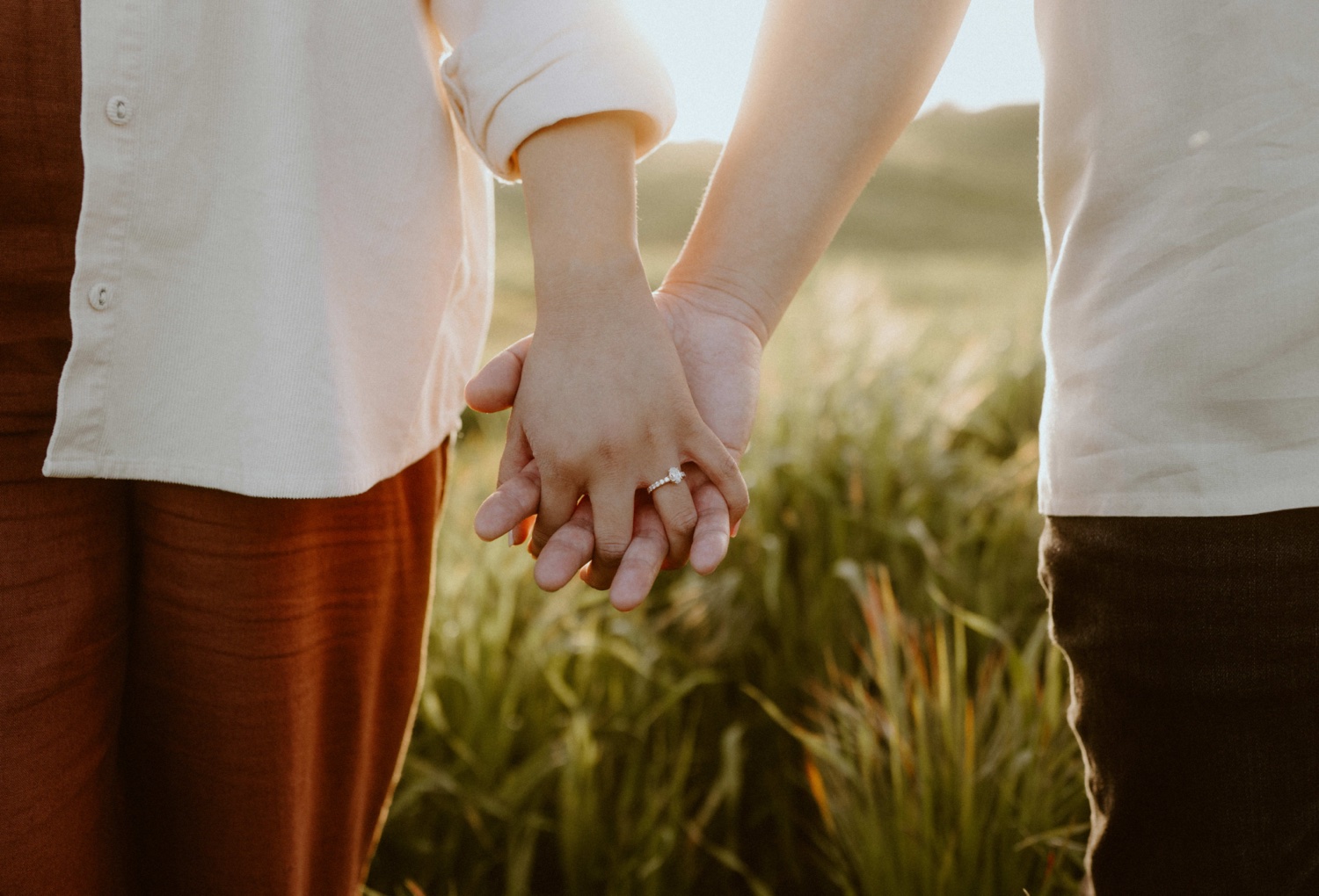 Cottagecore Spring OC Engagement – Carmelisse Photography