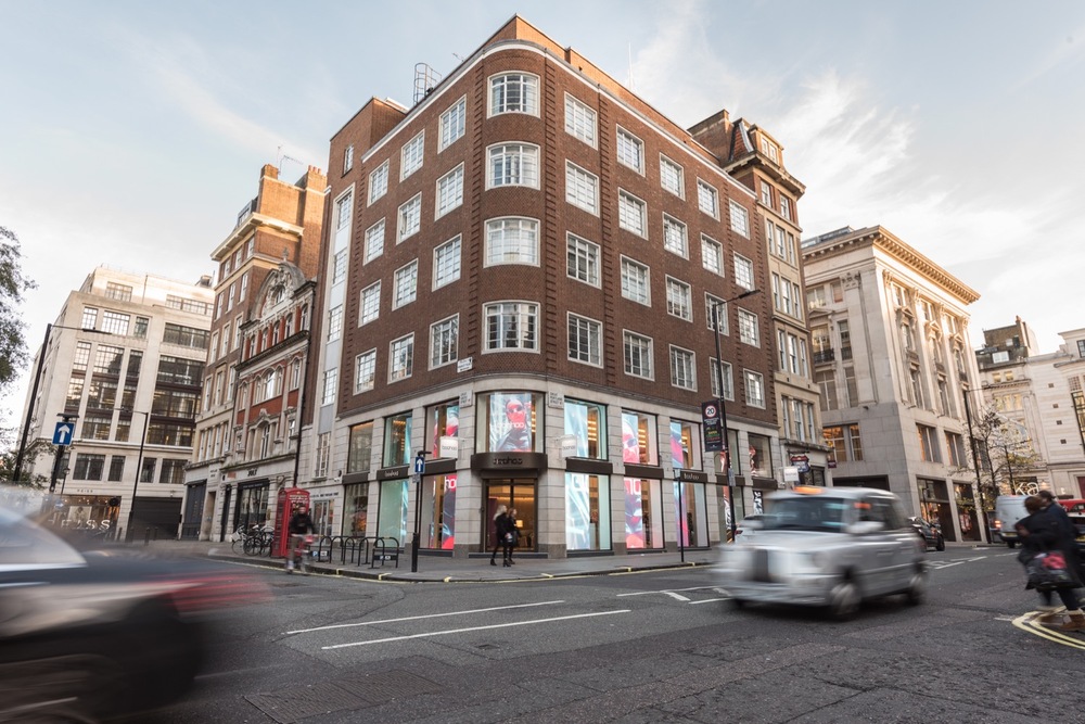 Boohoo London Headquarters // ALEX DIMOPOULOS