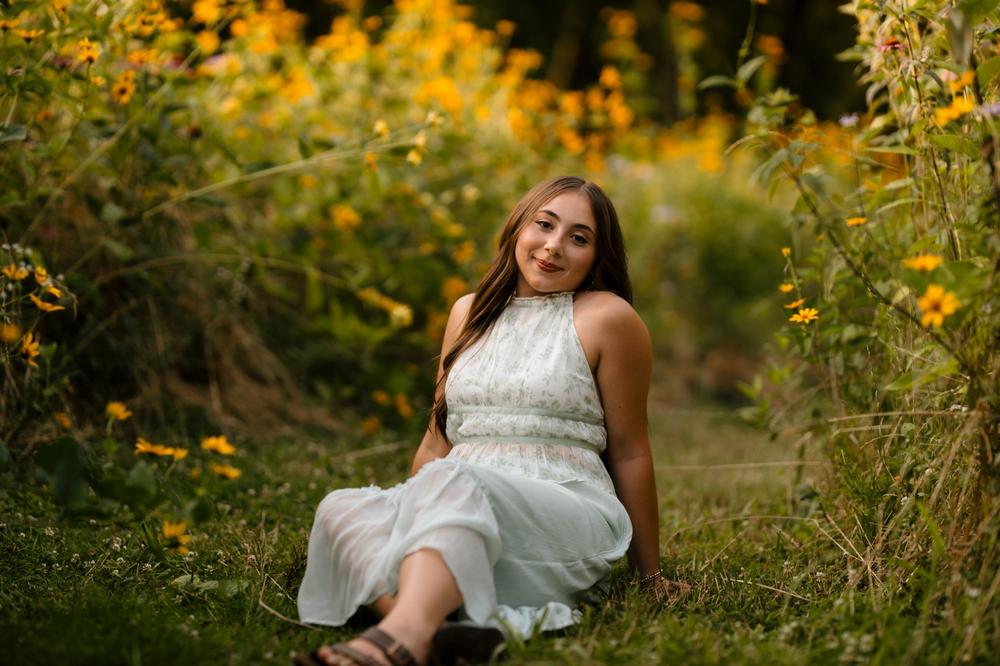 SENIOR PHOTO SESSION IN ROBIN HILL PARK - alexafrankovitch.com
