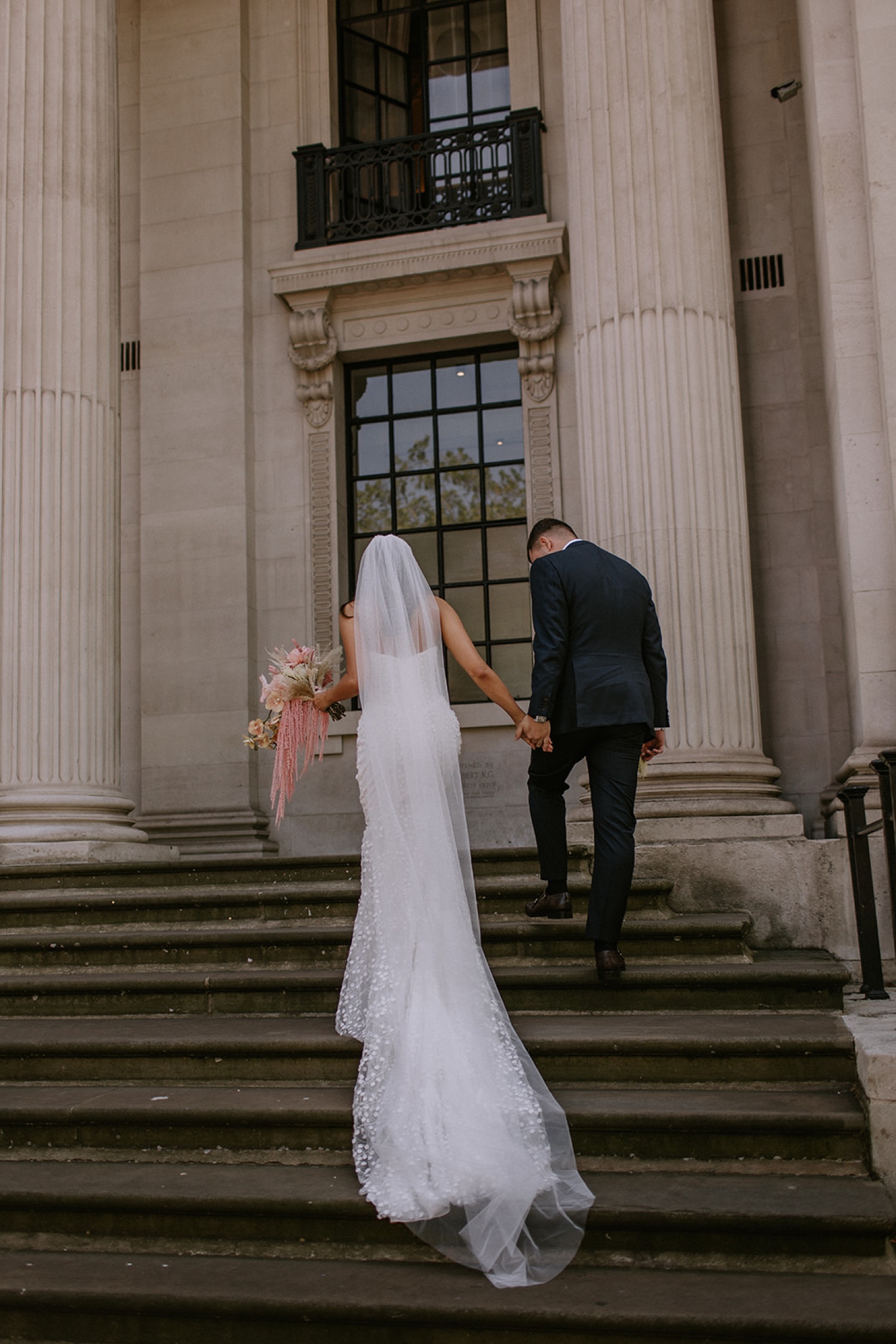 Stylish & Modern London Wedding at Marylebone Town Hall - Heather Sham ...