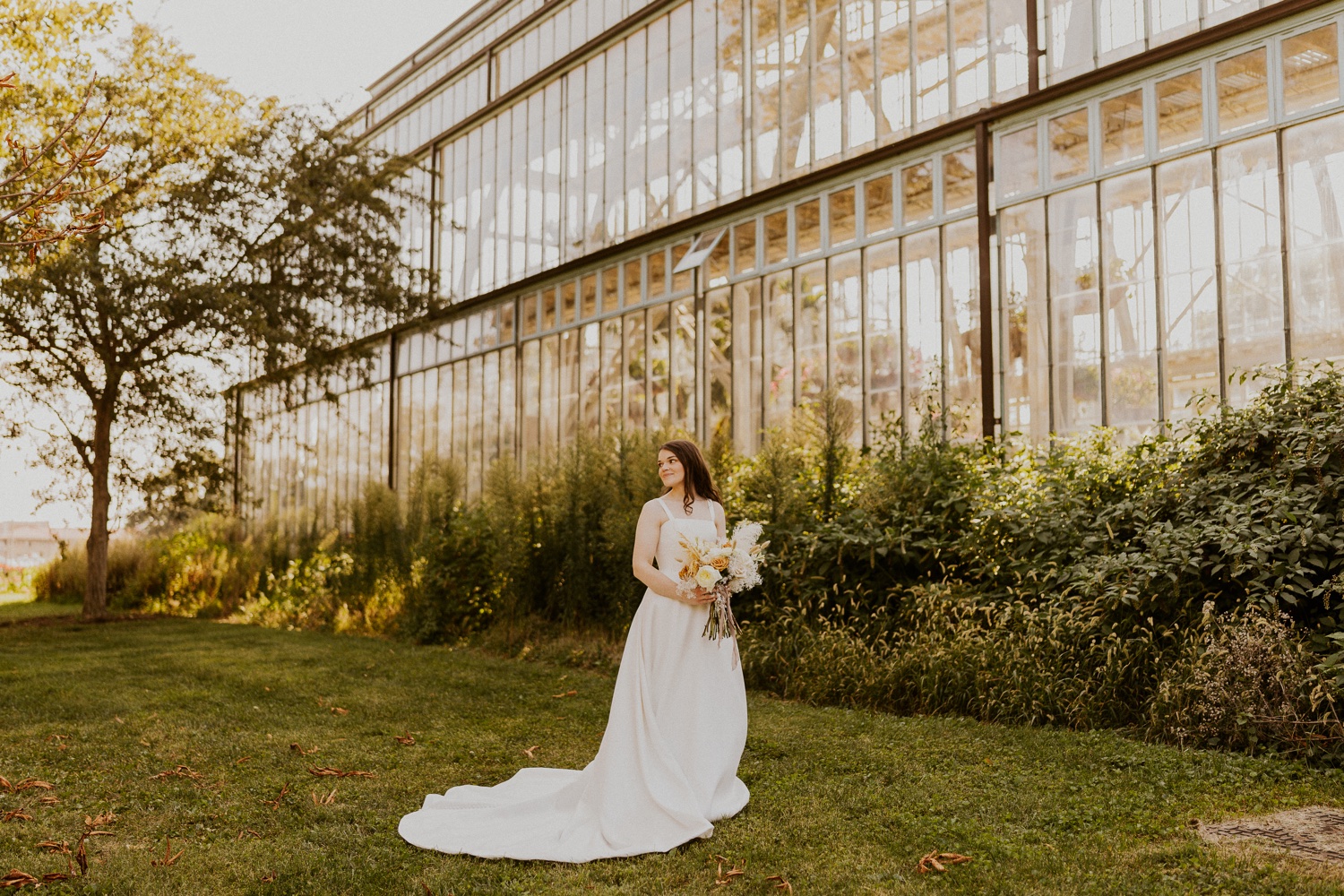St. Louis Jewel Box Intimate Fall Wedding - baileywootenphoto.com