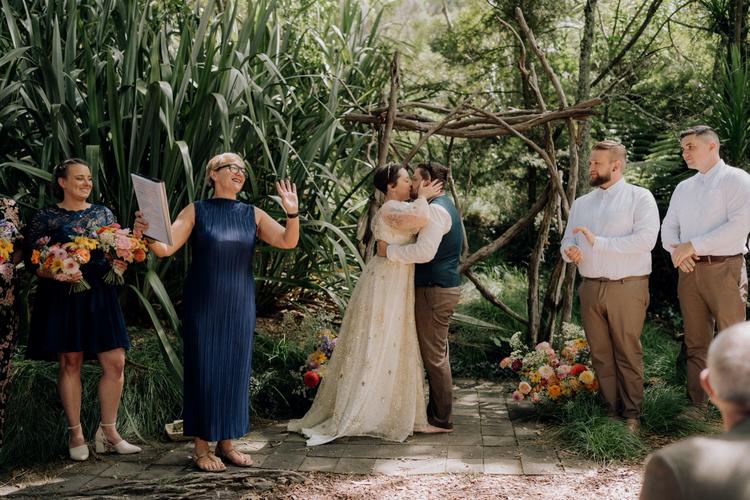 Rosie and Logan // Waterfall Farm Kaukapakapa - Rebecca Bradley Photography
