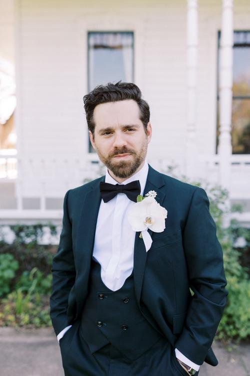 Romantic Spring Garden Wedding at Barr Mansion | aureliabacaphotography.com