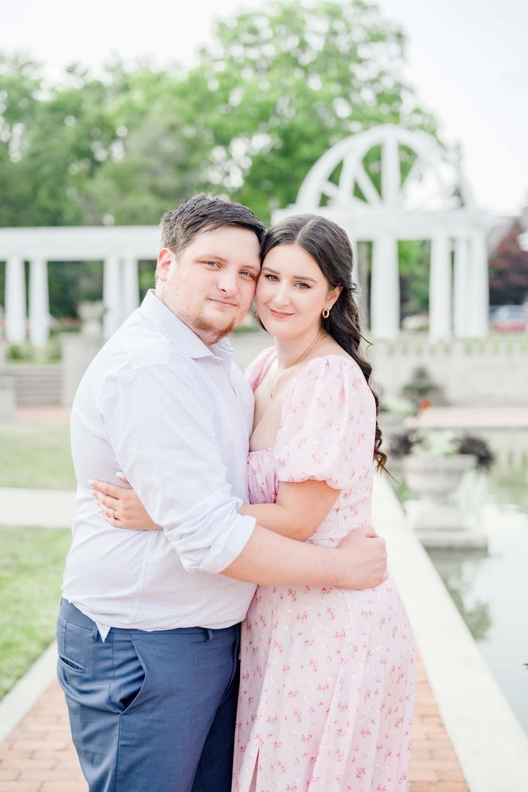 A Romantic Fort Wayne Engagement Session - mariamckenziephotography.com