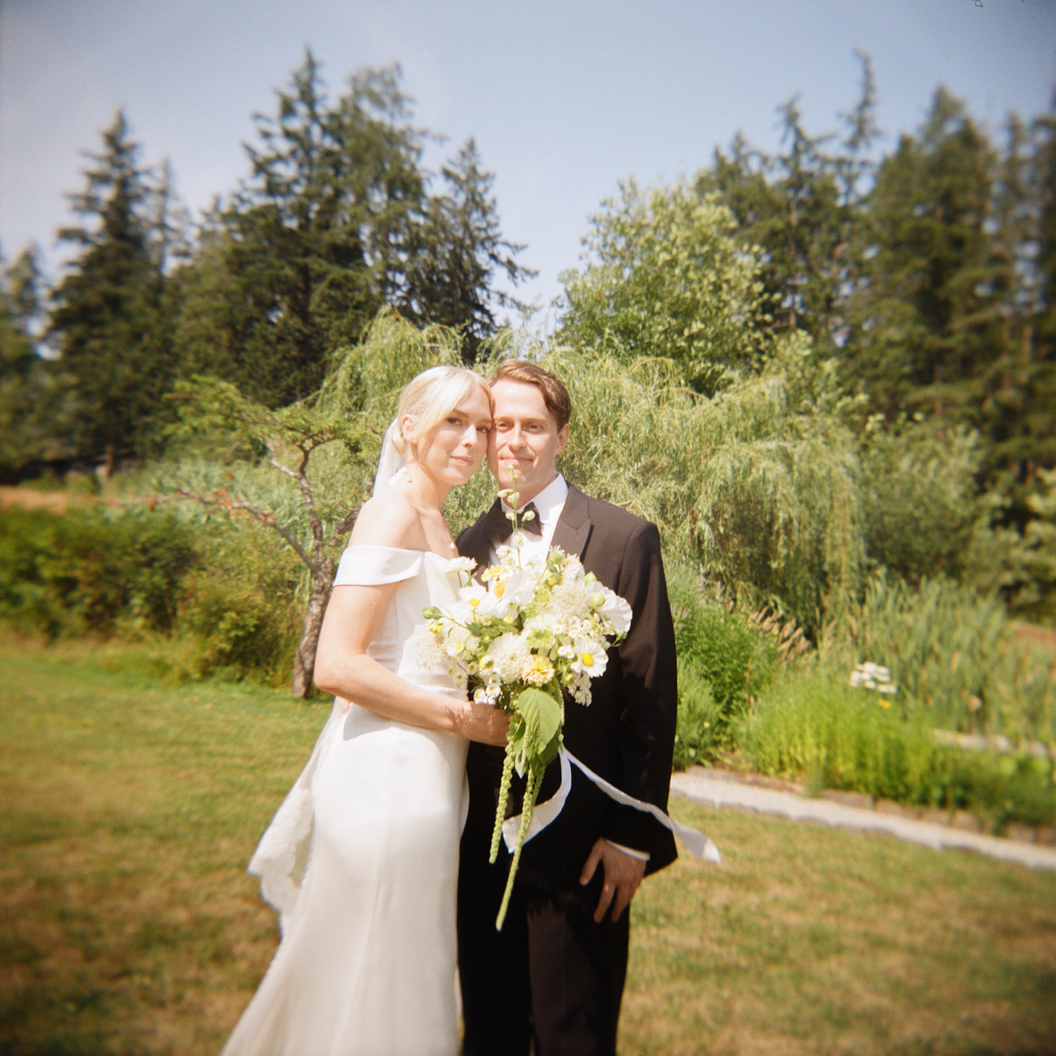 Ethan & Leah’s Garden Wedding at Hastings House on Salt Spring Island ...