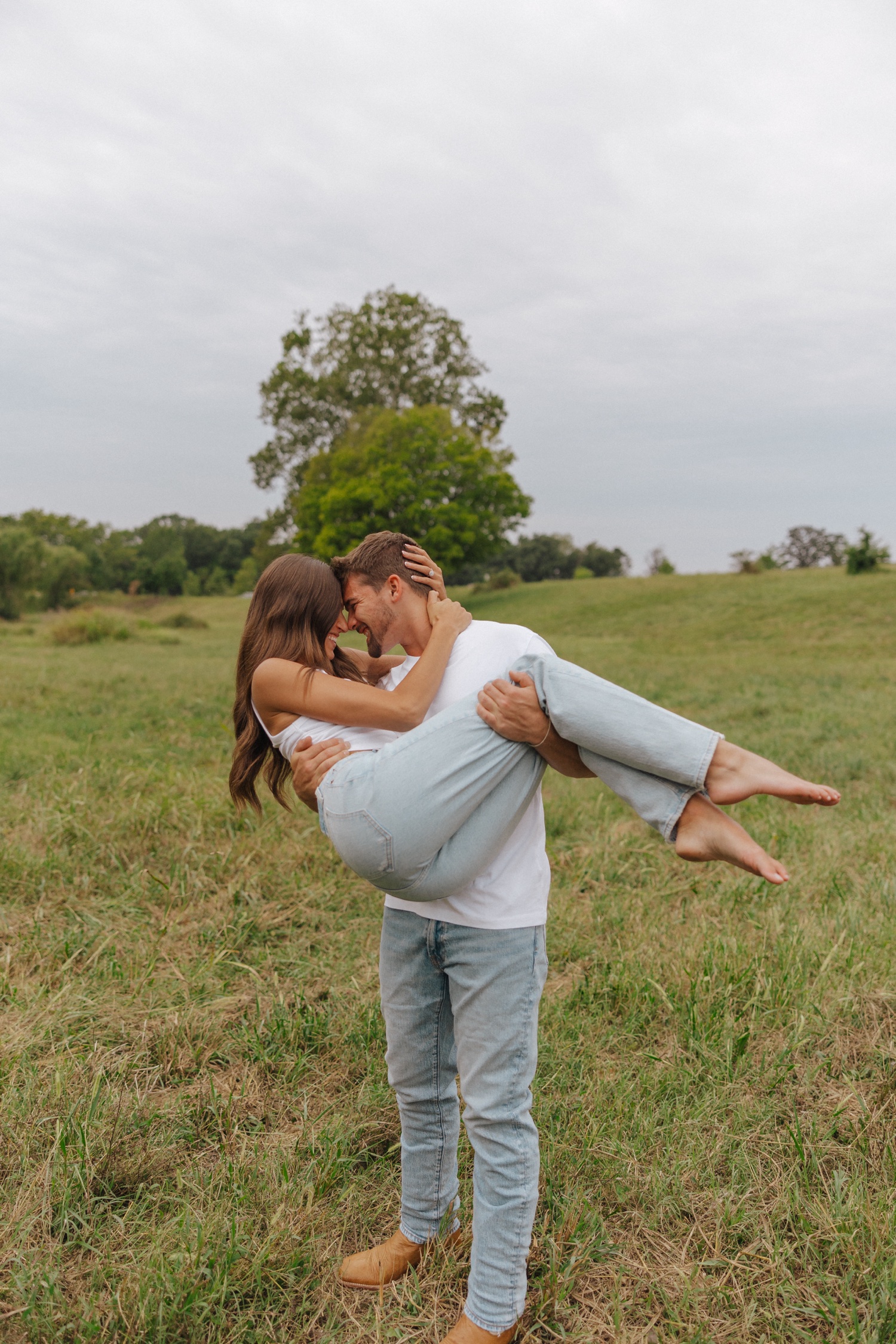 Macy & Noah's Candid Engagement Photos in Summertime - Julia Stroud ...