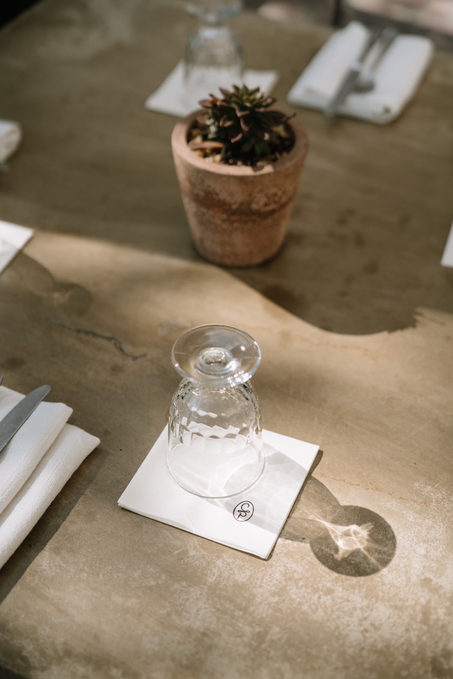 Details & Dreamy Moments at Commodore Perry - juliadavisco.com